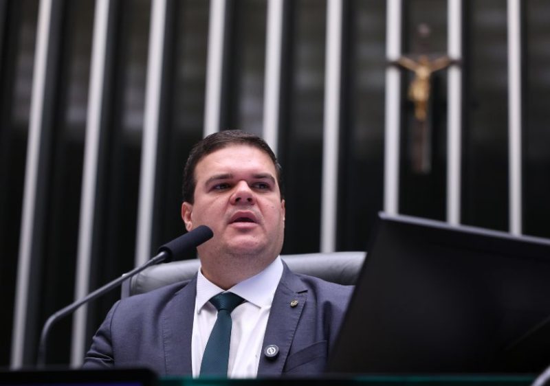 Piso defasado e jornada sem fim: "A enfermagem pede socorro", diz Bruno ...